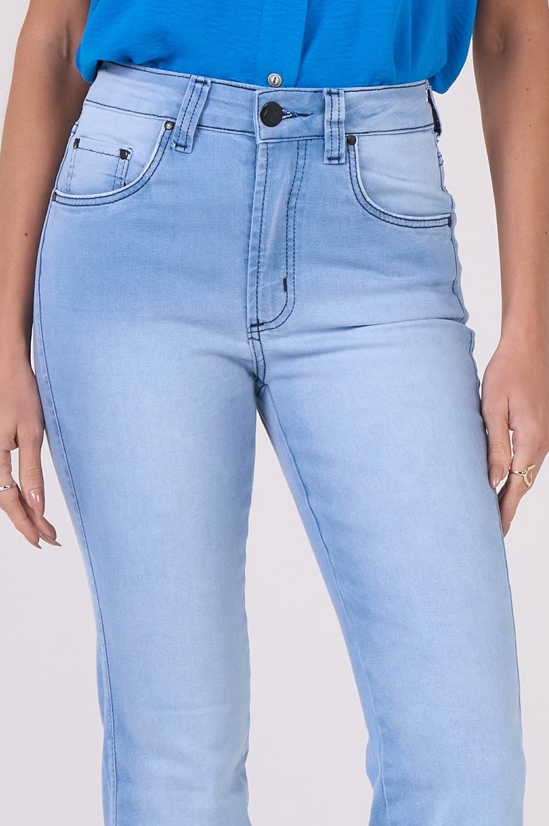 Calça Jeans Reta Feminina Azul Claro F2918 - Oxiblue Jeans
