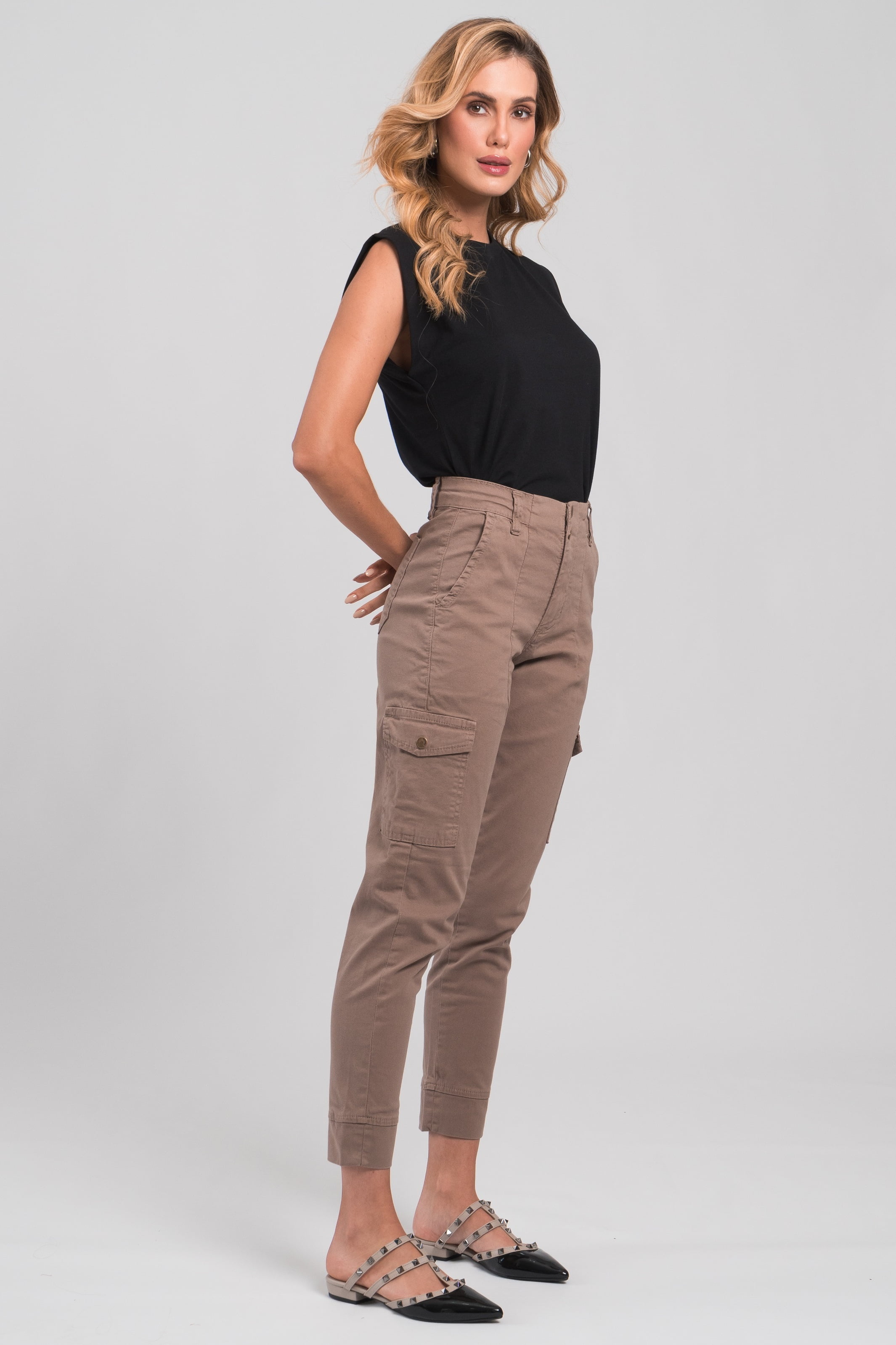 Calça Cargo Caqui Feminina na Oxiblue Jeans